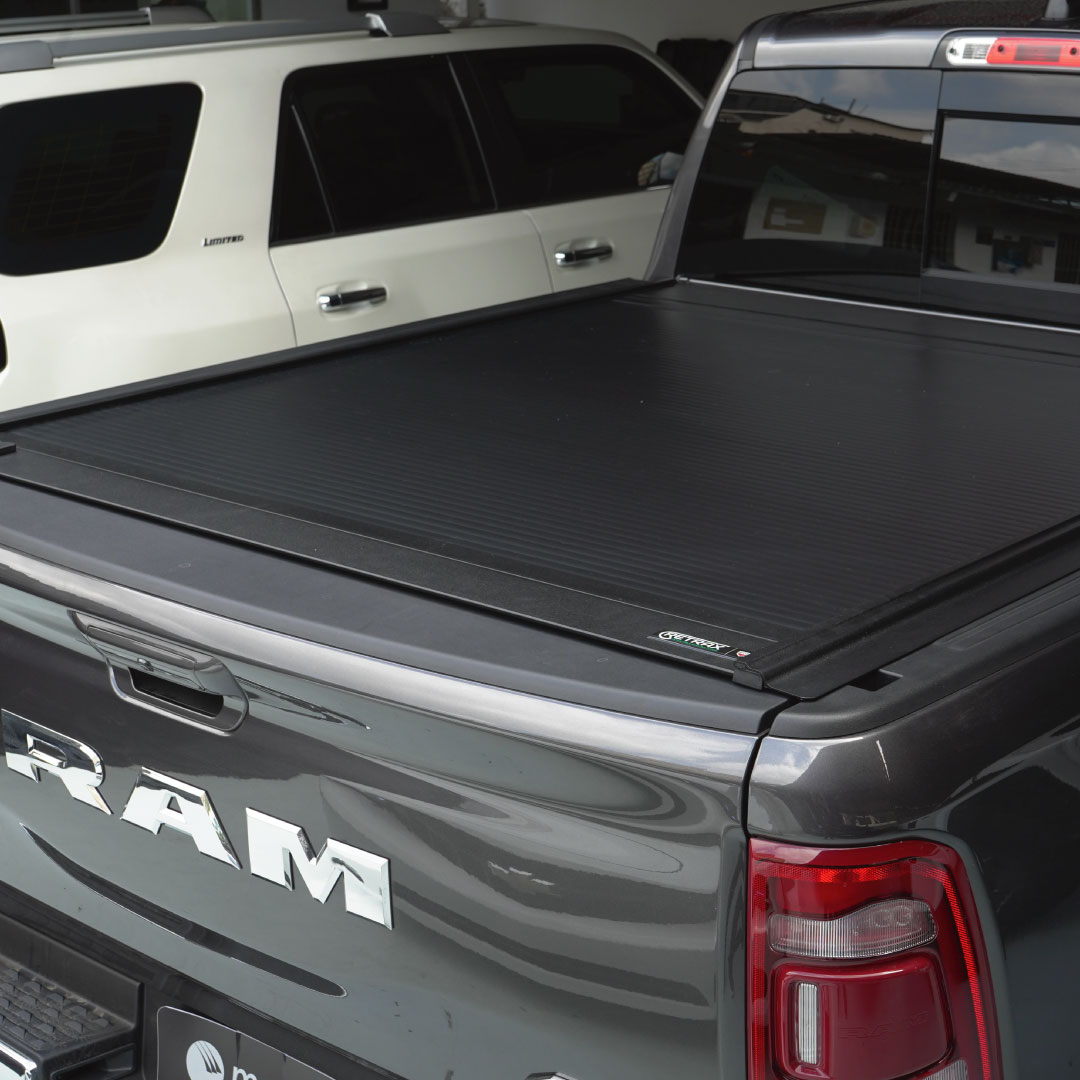 CUBRE BALDE RETRAX ELECTRICA RAM 1500 2020 | Lumenia